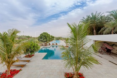 Al Aweer Village location map in Al Aweer