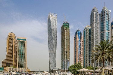 Cayan Tower location map in Dubai Marina