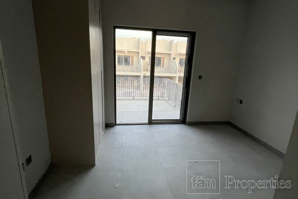 Price 2,475,000 AED | 2 Bedroom Townhouse for Sale in MAG Eye Phase 1 ...