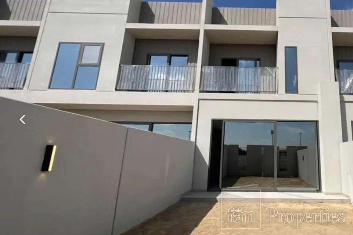 Price 2,475,000 AED | 2 Bedroom Townhouse for Sale in MAG Eye Phase 1 ...