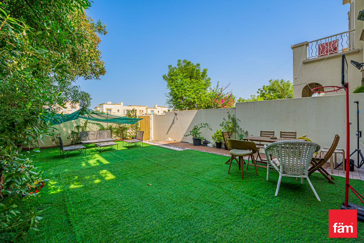 Price 2,200,000 AED | 2 Bedroom Villa for Sale in Springs 10 Dubai - 97451