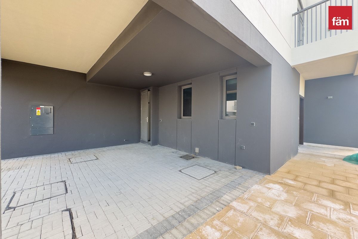 Price 5,800,000 AED | Villa for Sale in The Pulse Beachfront 3 Dubai ...